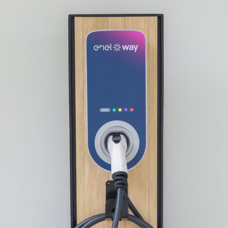 เครื่องชาร์จรถยนต์ไฟฟ้า Smart EV Charger Enel X – WAYBOX ฿39,000 baht